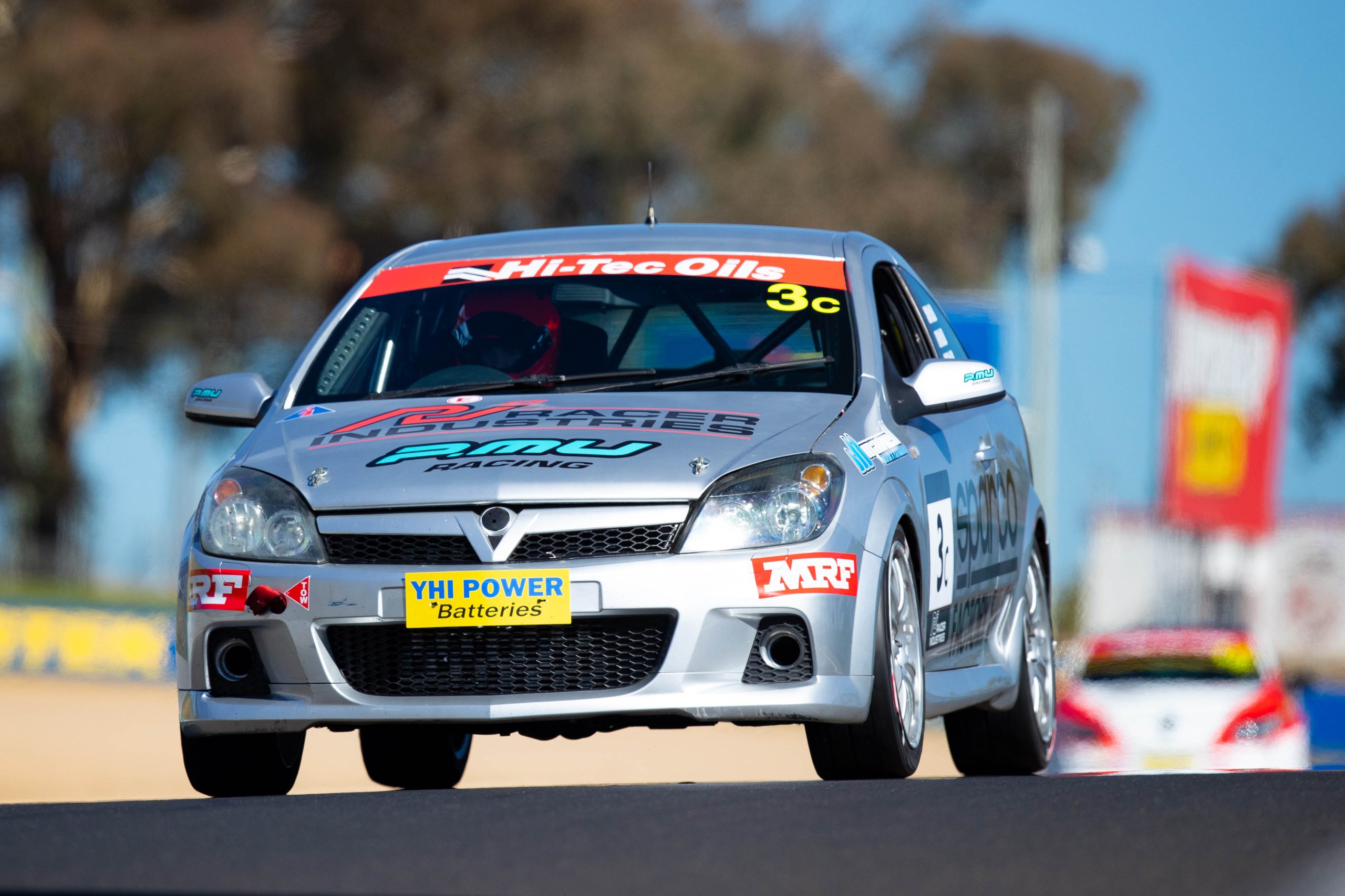 MCLEOD FAMILY HUNTING SIX HOUR SUCCESS - Bathurst 6 Hour